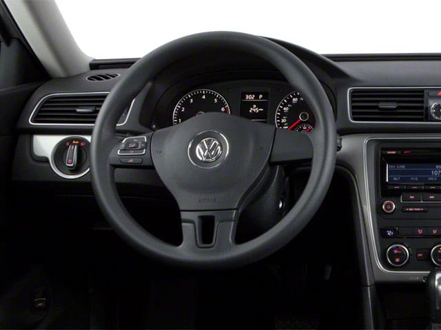 Photos & Video: 2013 Volkswagen Passat Photos & Video - Consumer Reports