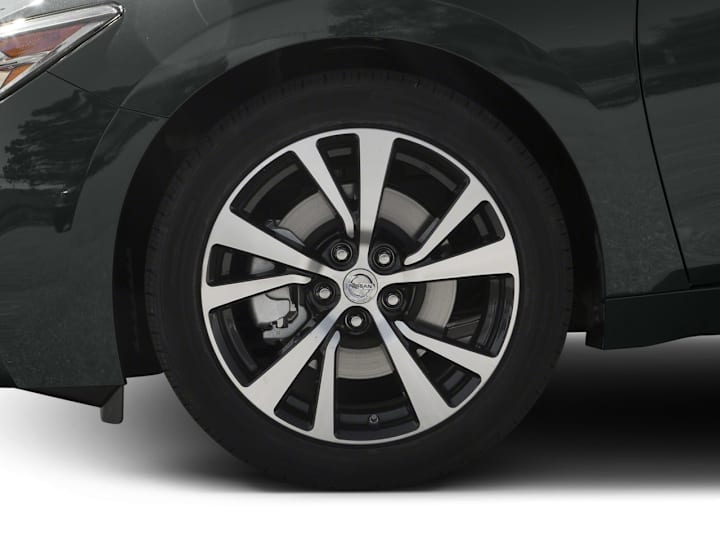 2016 Nissan Maxima Road Test Report - Consumer Reports