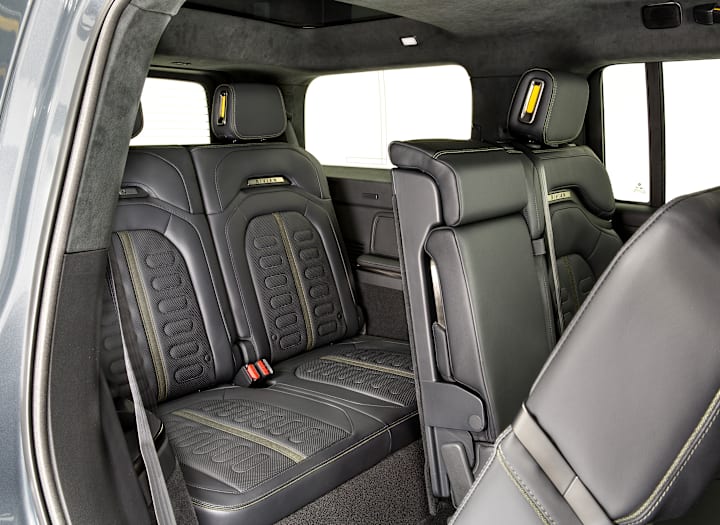 Photos & Video: 2023 Rivian R1S Photos & Video - Consumer Reports