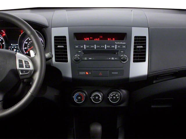 2010 outlander interior