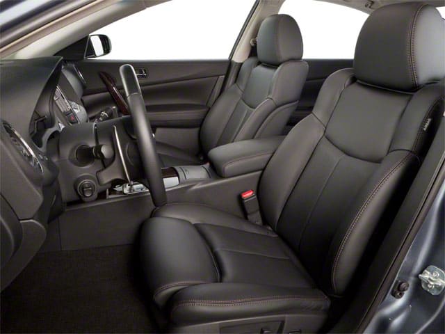 2010 maxima interior