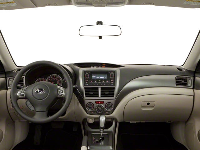 impreza 2010 interior